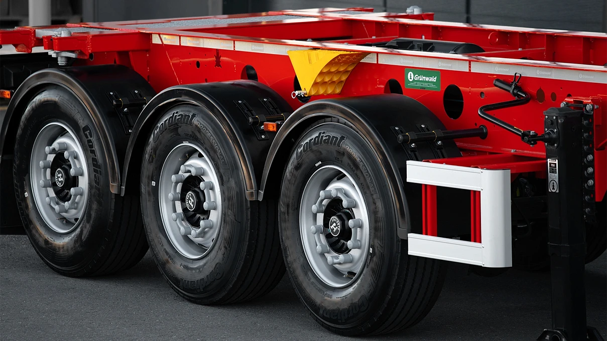 Купить новый полуприцеп танк контейнеровоз в России | Грюнвальд